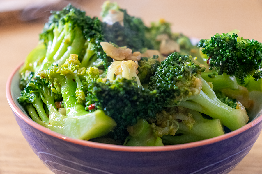 Garlic Broccoli - These Veggie Delights